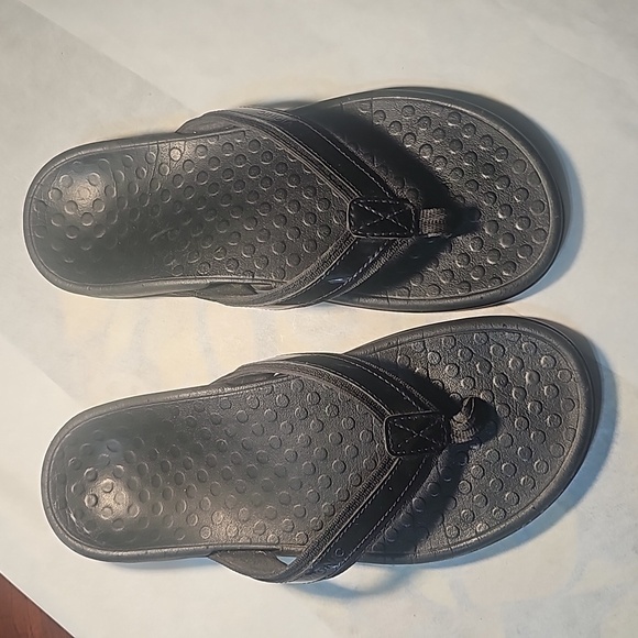 Vionic | Shoes | Bionic Black Flip Sandals | Poshmark